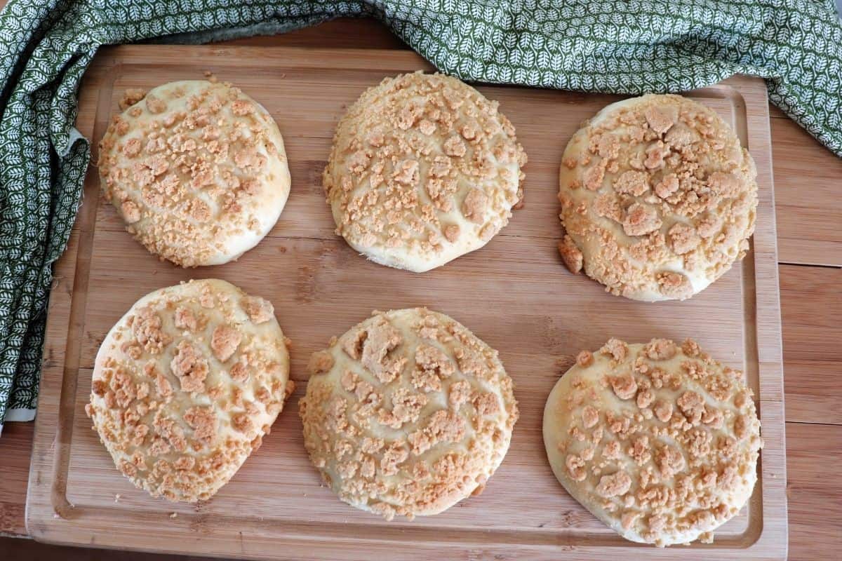 Soboro Bread, Korean Streusel Bread - Kneady Girl